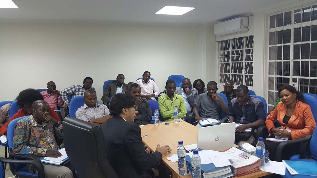 Alunos de Moçambique participam de conferência da FUNIBER em Beira ...